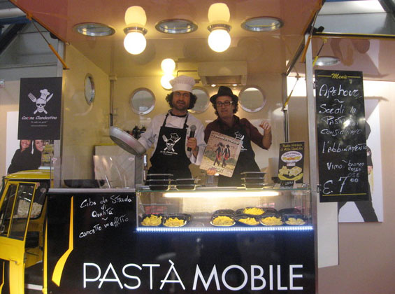 Mobile Commerce e Social Media: Il Futuro è Ape Car Mobile